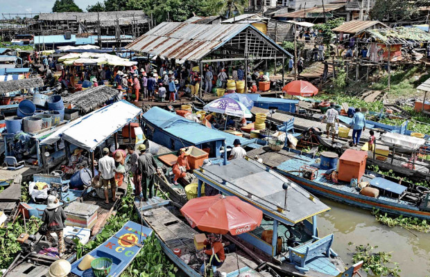 Kampong Chhnang Market Hello Angkor
