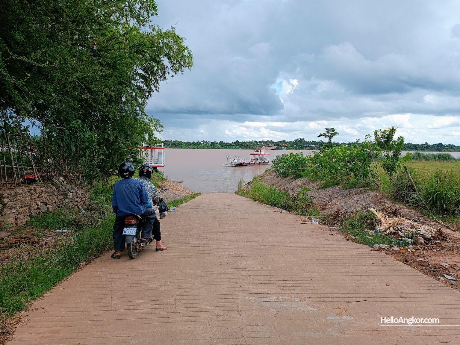 Koh Paen Island & the Bamboo Bridge of Kampong Cham | Hello Angkor