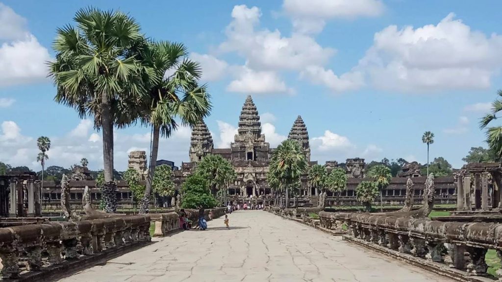 Angkor Wat - Key Highlights, Visiting Guide, Maps, History & More ...