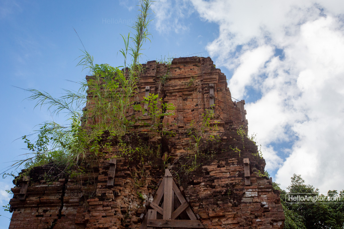Neak Ta Temple (Phnom Kulen) | Hello Angkor