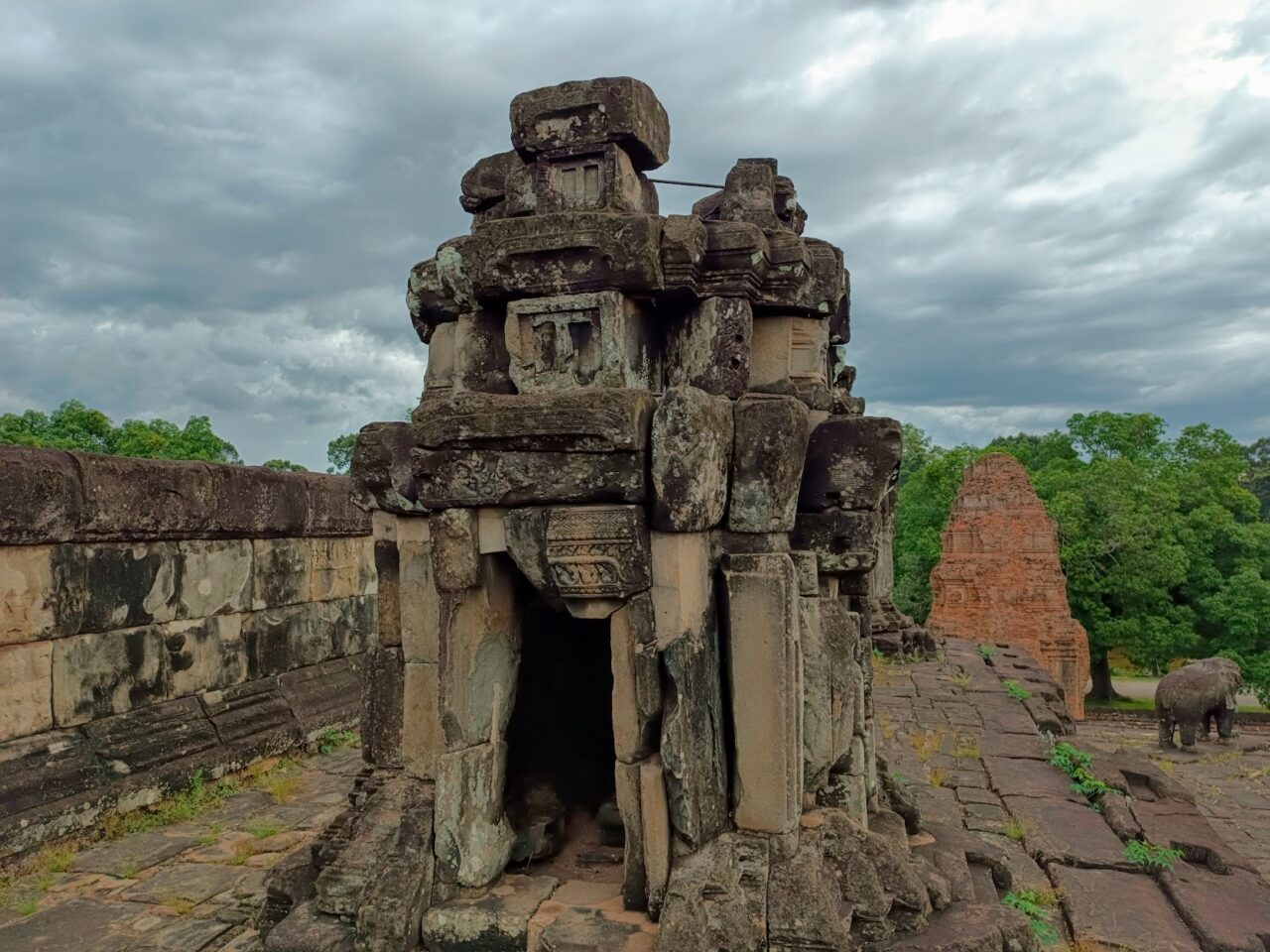 Bakong Temple – Highlights & History | Hello Angkor
