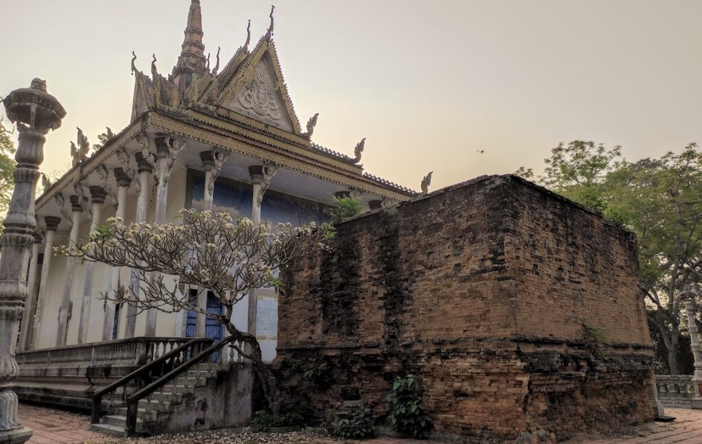 Krong Doun Kaev | Hello Angkor