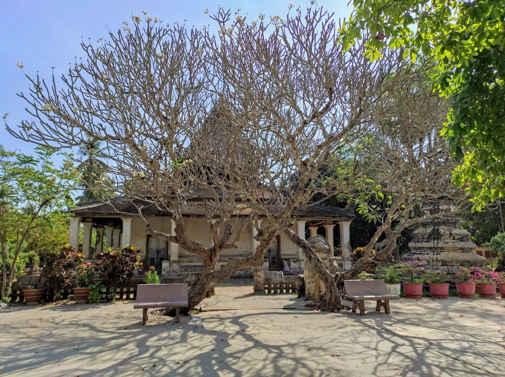 Wat Samrong Knong (Battambang) | Hello Angkor