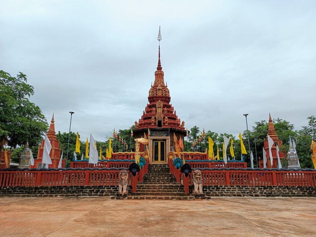 Srah Khchau Stupa | Hello Angkor