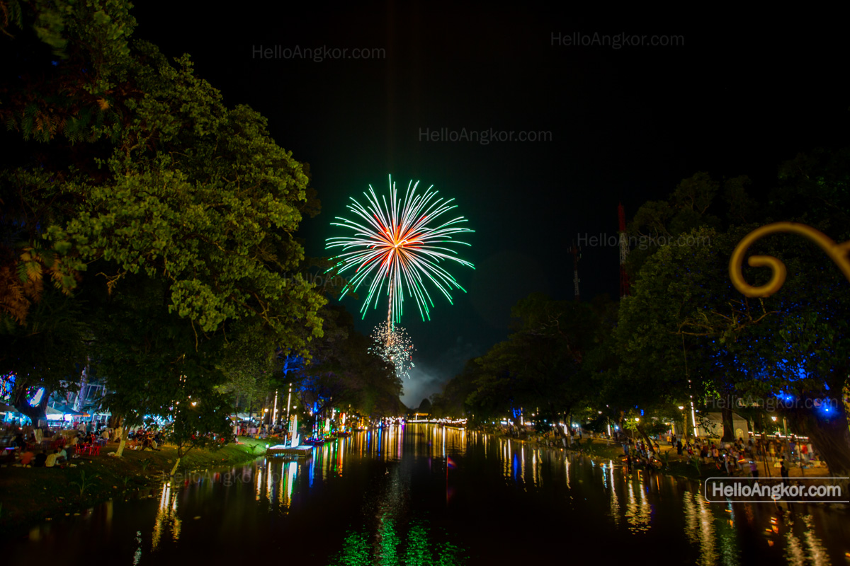 Cambodia’s Water Festival (Bon Oum Touk) | Hello Angkor